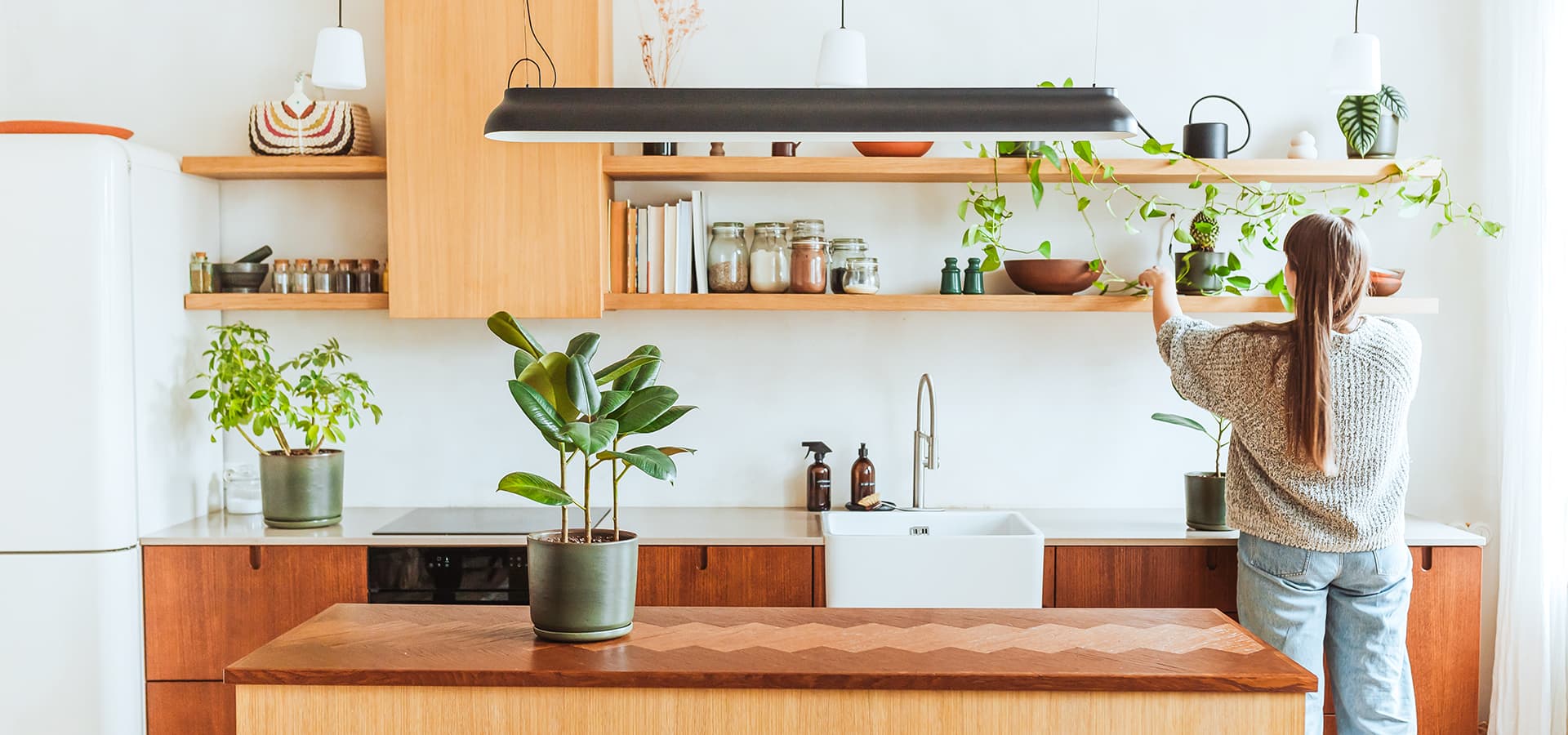 Designer Kate Lester Teams up with Driftward to Imagine the Perfect Gallery Wall - SHLTR